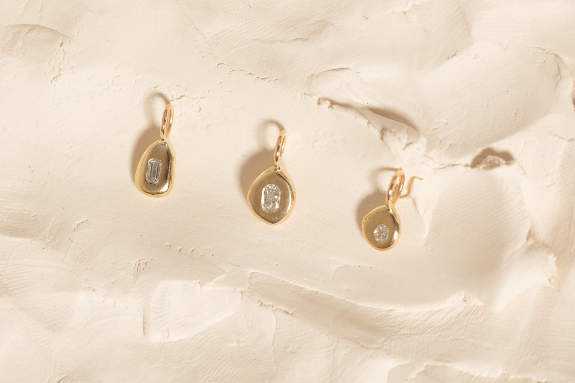 Cumulus XIV Charm 01 – Ochre Objects