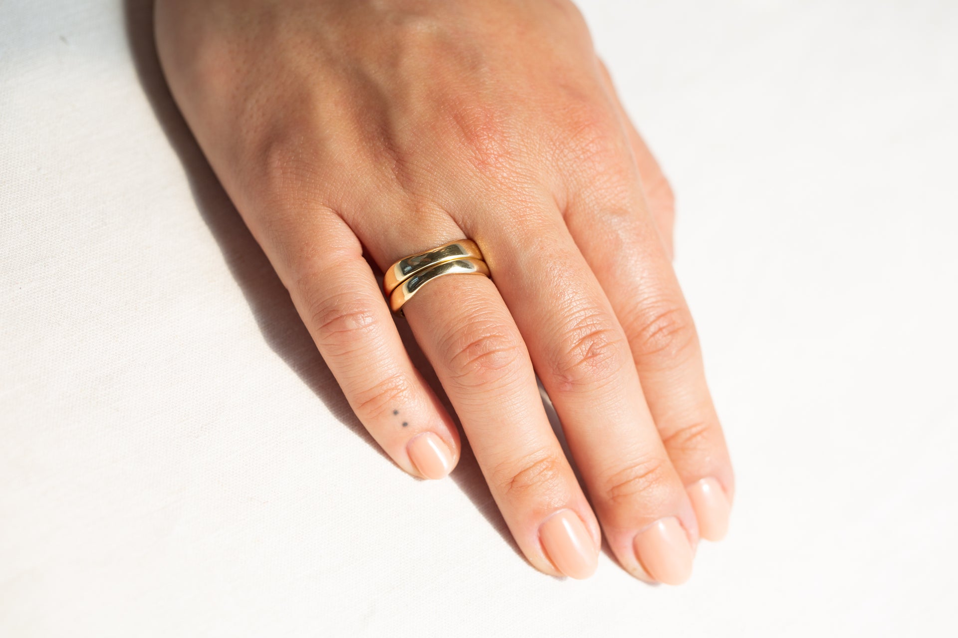 Valley I Ring – Ochre Objects